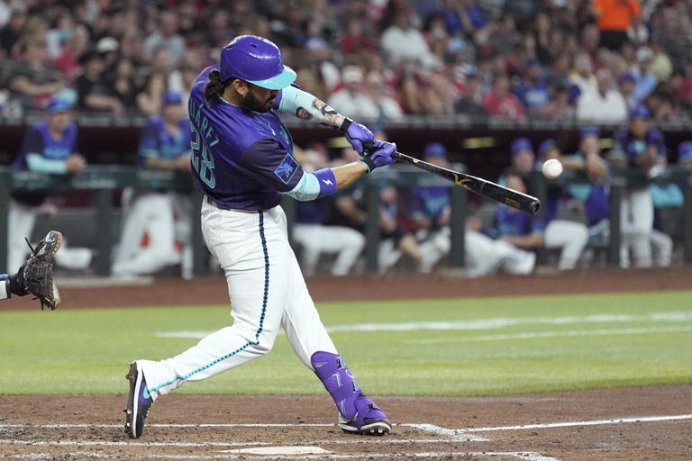 Nelson retires first 16 Royals, Carroll returns in Diamondbacks' 7-1 ...