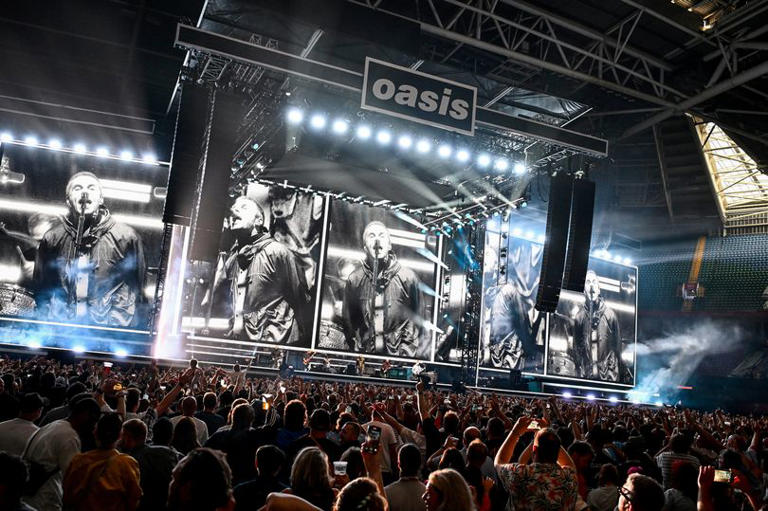 Desperate Oasis fans in Scotland see re-sale ticket prices soar to £ ...