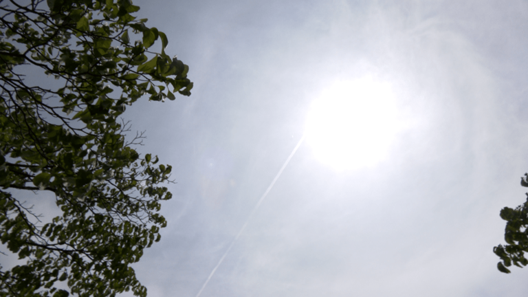 Tips to best protect your skin and eyes from the sun this summer