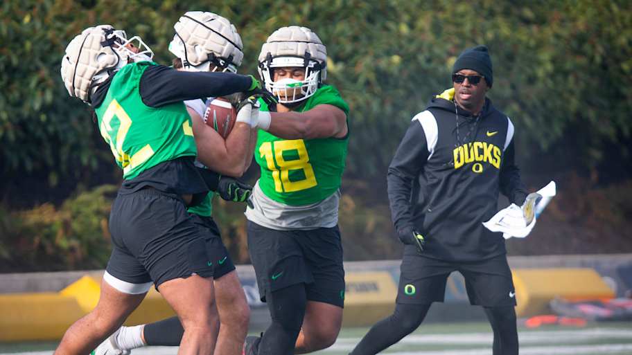 Oregon Ducks' A'lique Terry, Chris Hampton Ranked As Top Recruiters In ...