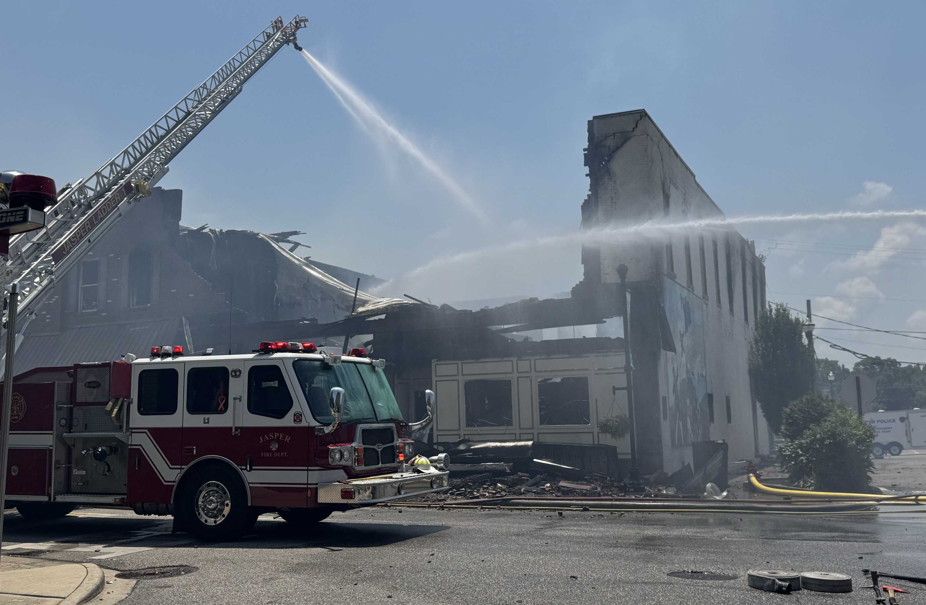 Fire destroys building housing Walker County Public Defender's Office ...