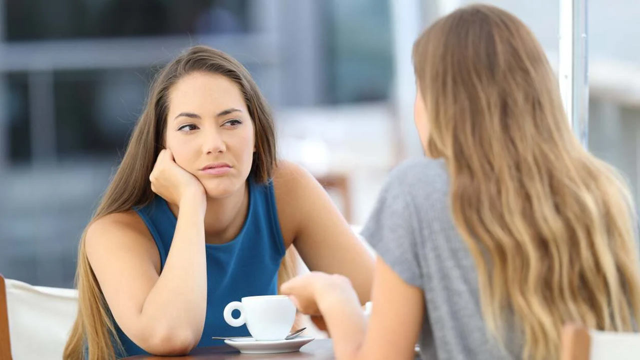 How to Recognize a One-Sided Friendship: 8 Definitive Signs