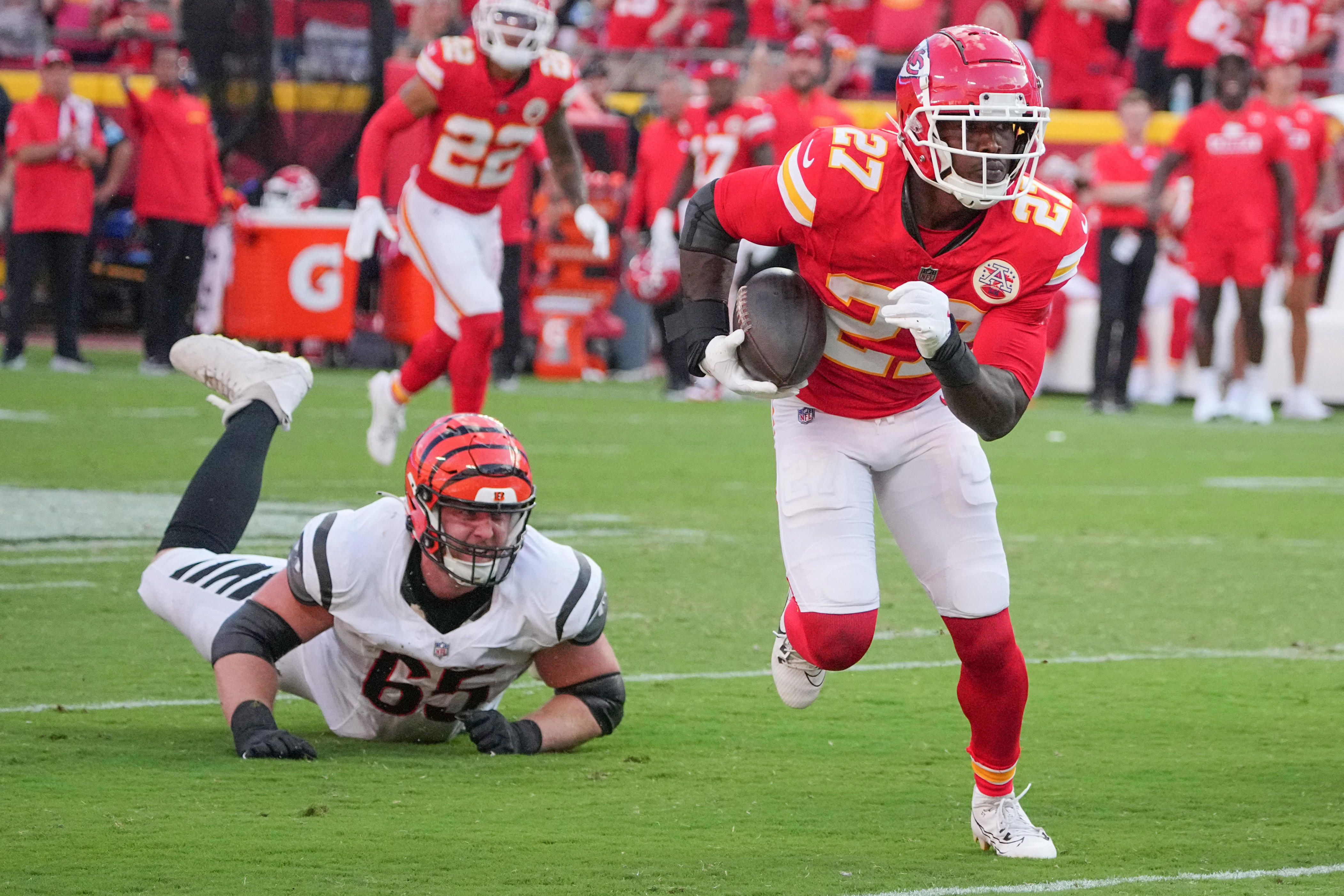 Kansas City Chiefs 90-man roster by jersey number: No. 27, DB Chamarri ...