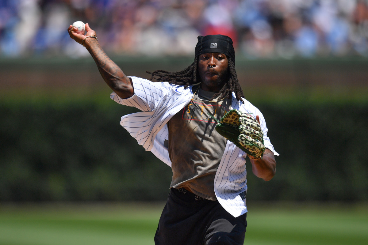 Alvin Kamara's first pitch was so bad before MLB game that the New Orleans Saints star was ...