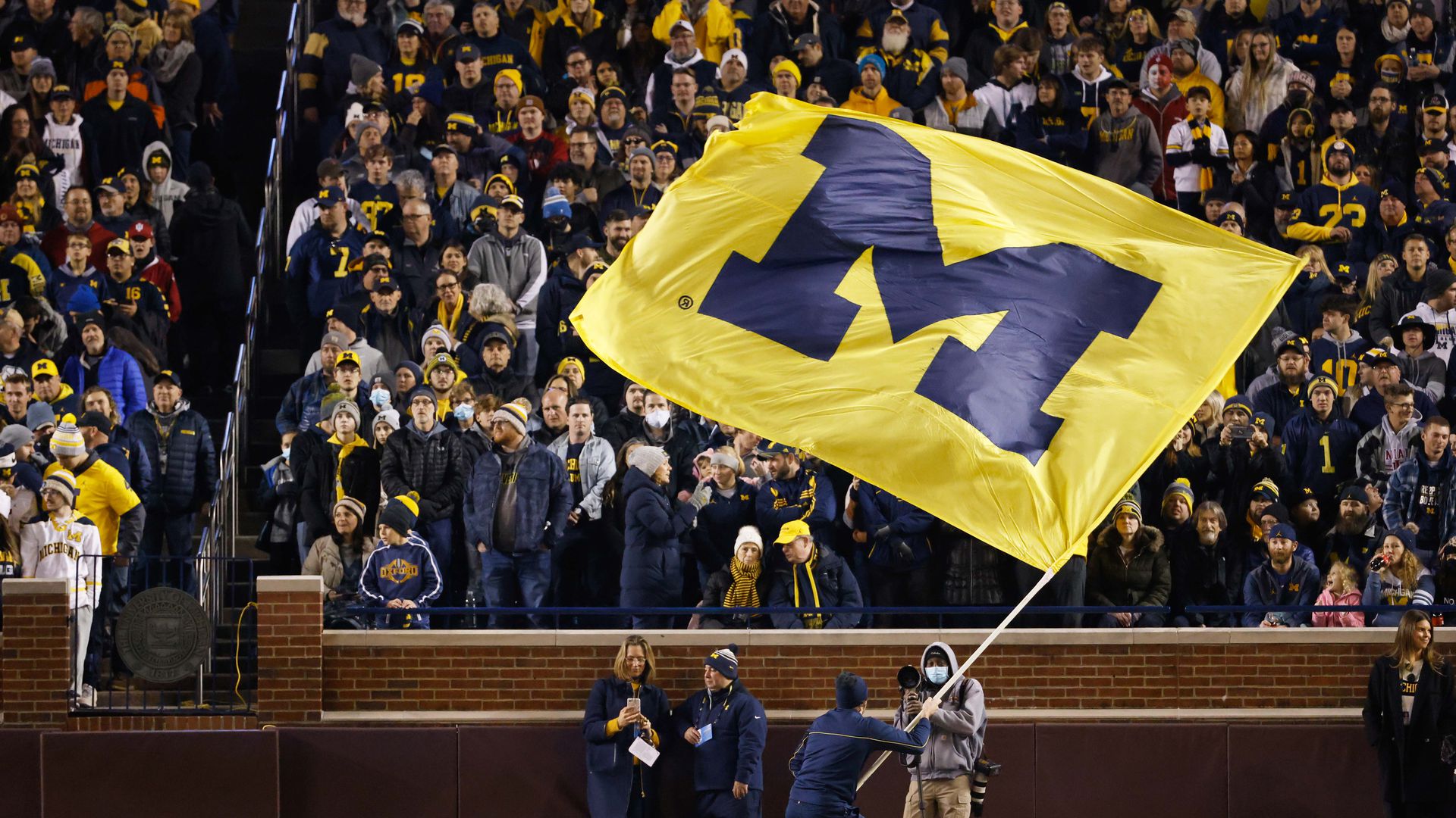 2026 five-star WR Calvin Russell commits to Syracuse to over Michigan ...