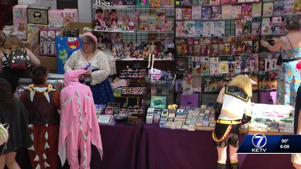 Man behind the voice of Squidward, other celebrities make appearance at ...