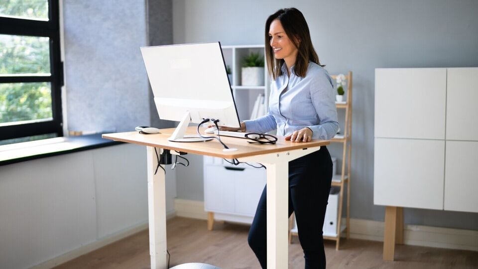 7 best standing desks to improve posture and focus while you work from home