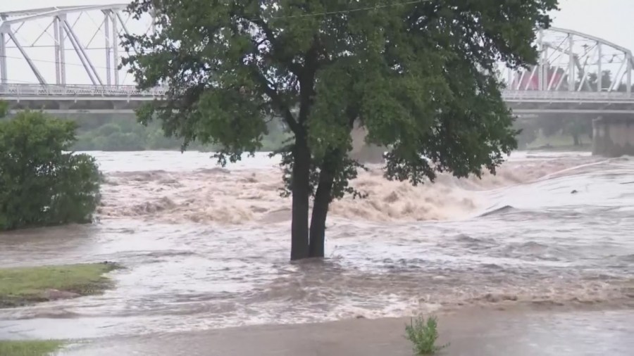 Arkansas emergency responder discusses the dangers of Texas flood
