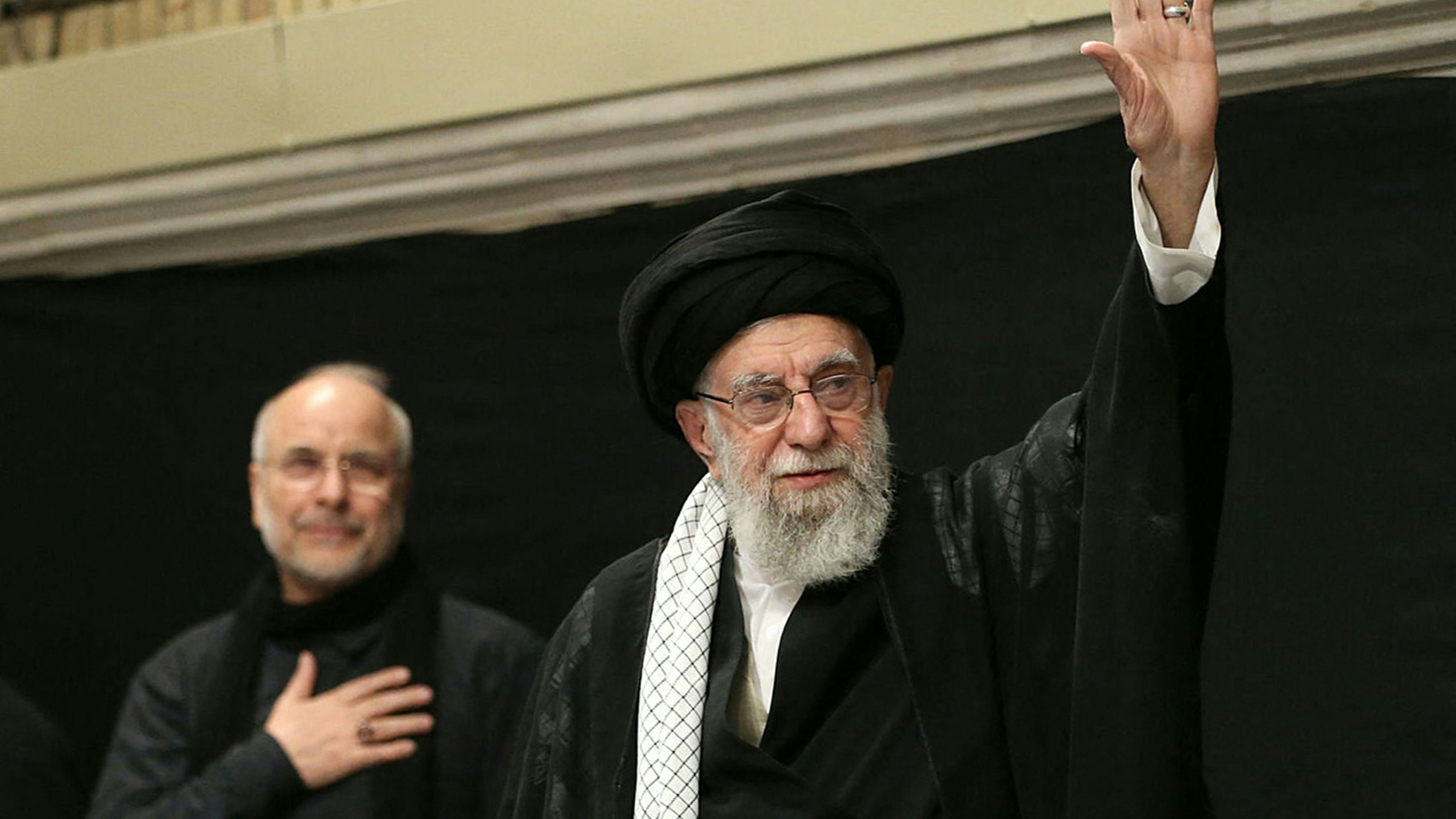 Erstmals öffentlicher Auftritt von Ober-Mullah