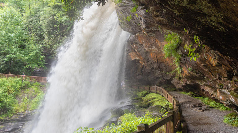 One Of North Carolina's Most Iconic Waterfalls Is Just Off Highway 64 ...