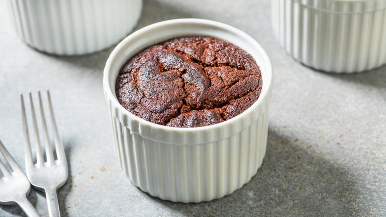 The 3-Ingredient Dessert That Tastes Like A Brownie And Is Flour-Free