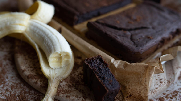 The 3-Ingredient Dessert That Tastes Like A Brownie And Is Flour-Free