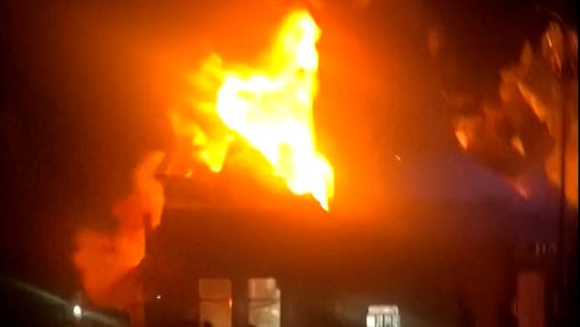 Huge explosion engulfs Utah strip mall after car crash