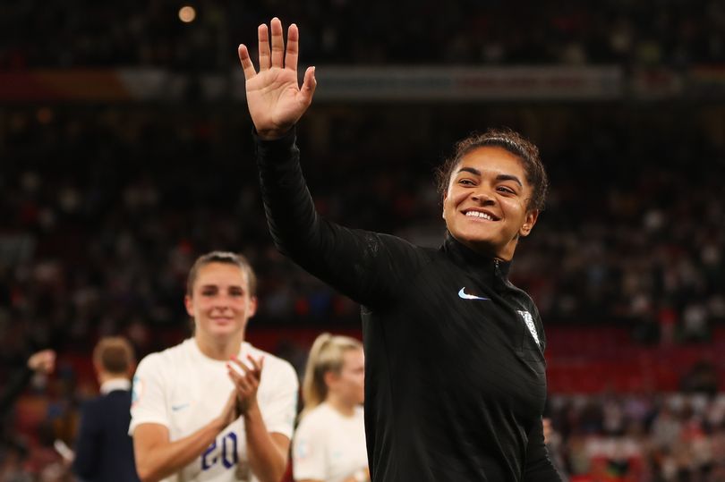 Jess Carter believes England looked scared against France as they lost ...