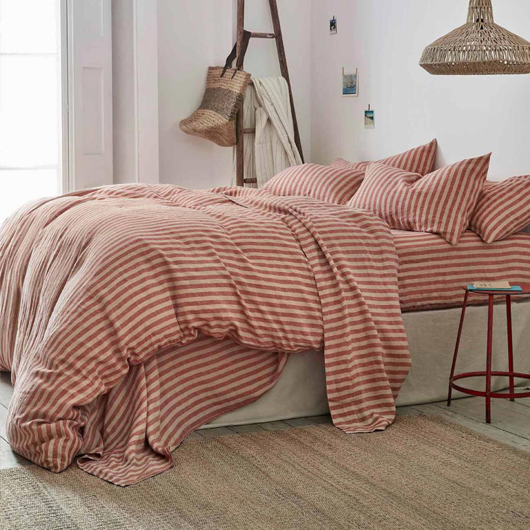 "My Sister Wants to Switch to Linen Bedding, but I'm Suggesting These ...