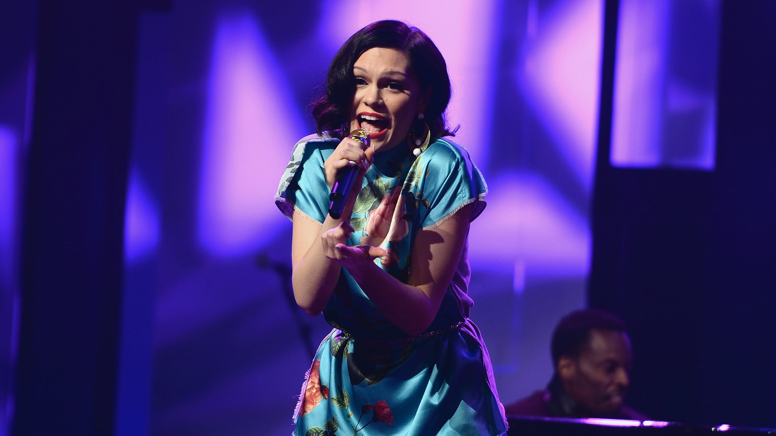 Pop Singer Battling Breast Cancer Hospitalized After Mastectomy