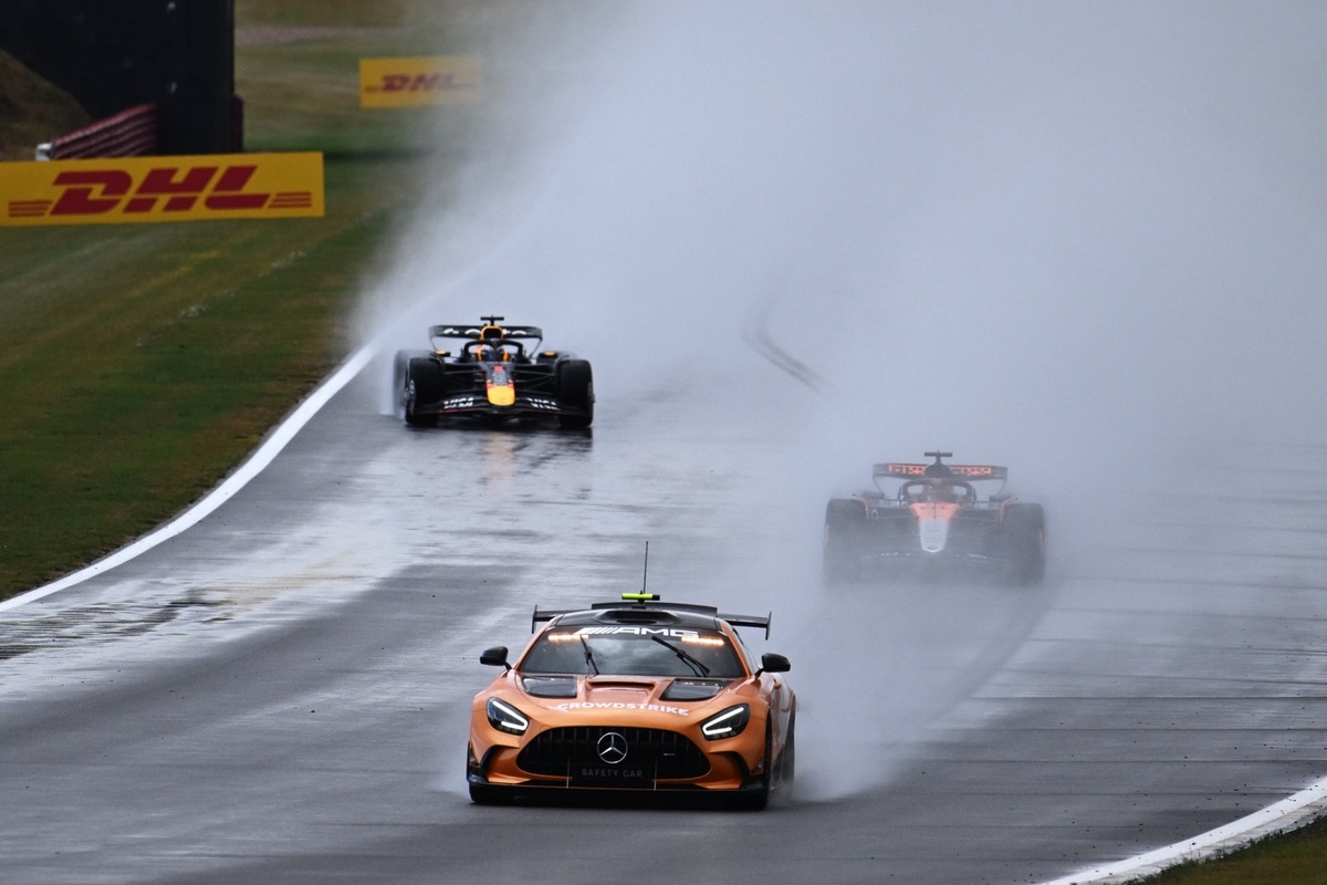 Verstappen explains costly spin in "horrible" F1 British GP