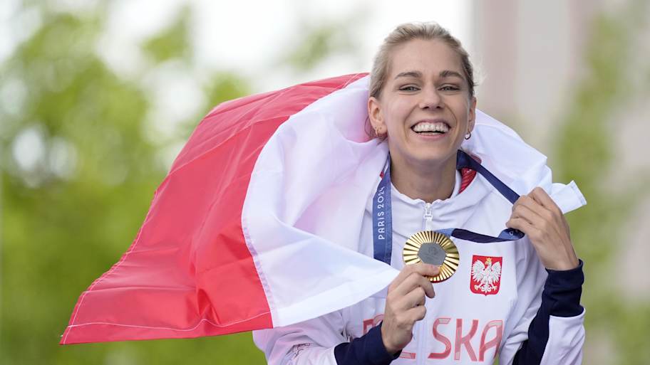 Women's World Record Speed Climber Leads the Way in IFSC World Cup