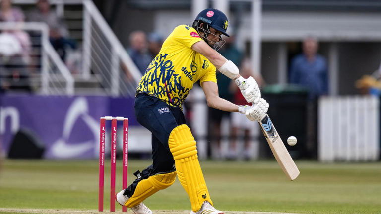 Ollie Robinson, Will Rhodes keep Durham in contention
