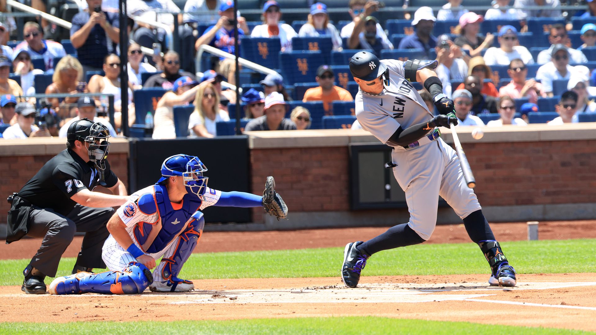 Yankees 6, Mets 4: Pop goes the winning streak