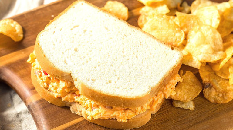 The Cheap Powerhouse British Sandwich US Foodies Need To Adopt ASAP