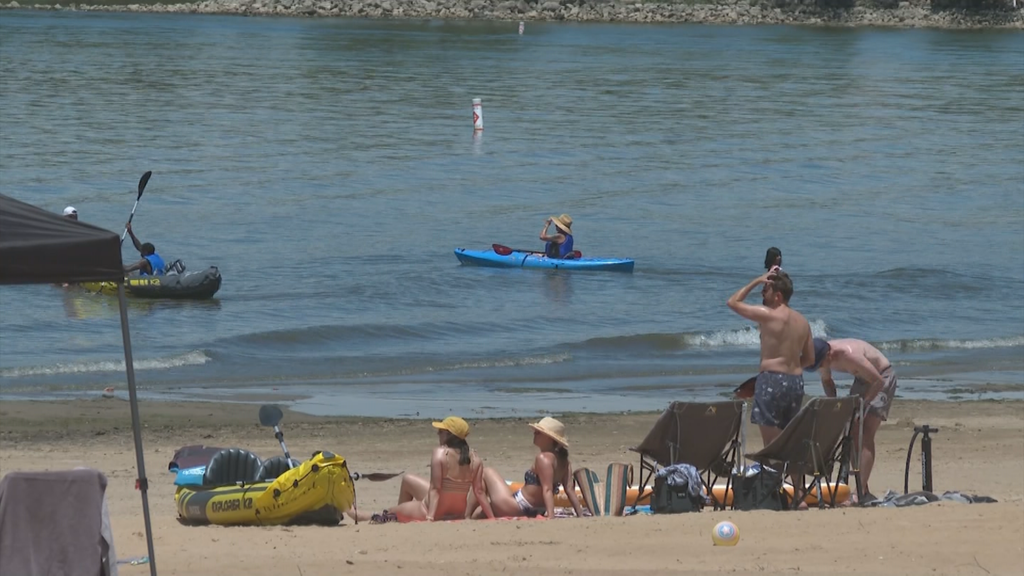 Officials issue warning about blue-green algae at Cherry Creek Reservoir in Aurora