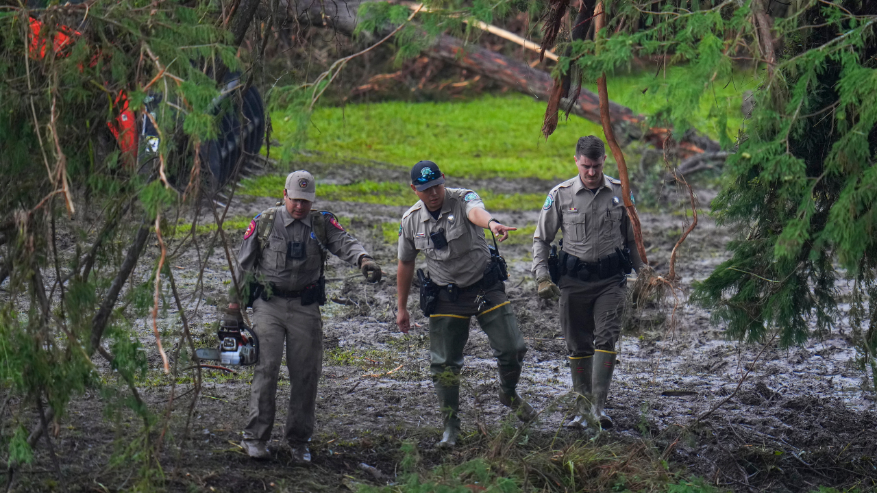 Texas Flood Miracle: Two Girls Found Alive In Tree Near Center Point ...