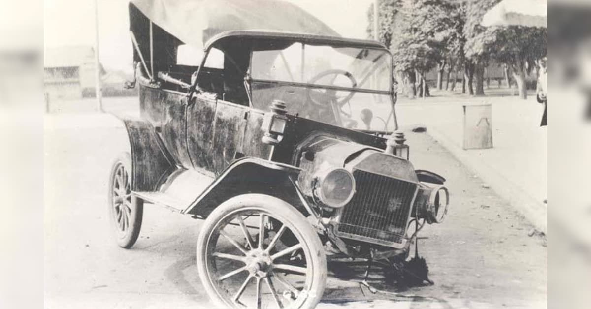 24 Photos of Ford Model T Accidents and Crashes