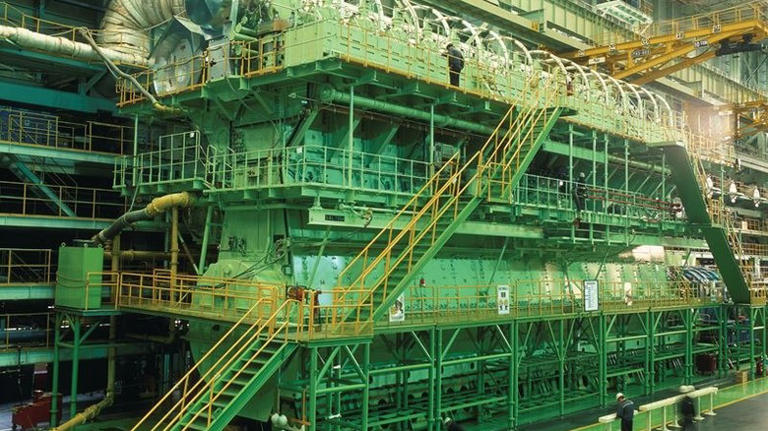 How Powerful Is The World's Largest Piston Engine And What Is It Used For?