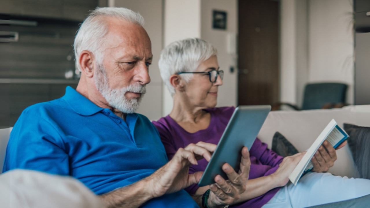 Early Dementia Sign That Becomes Apparent When You Are Reading