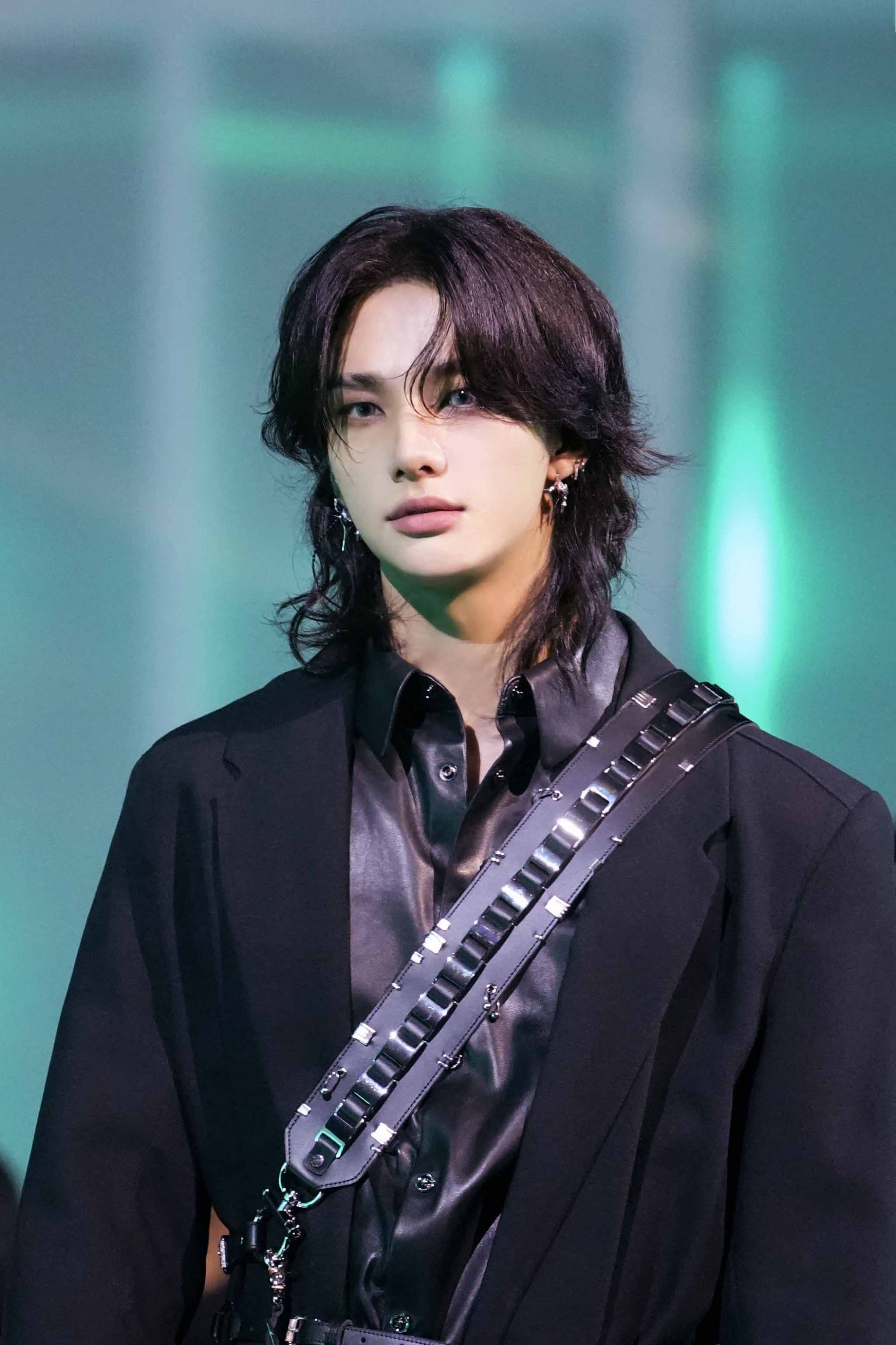 V de BTS, Bae Suzy y Park Bo-gum deslumbran en el desfile de Celine ...