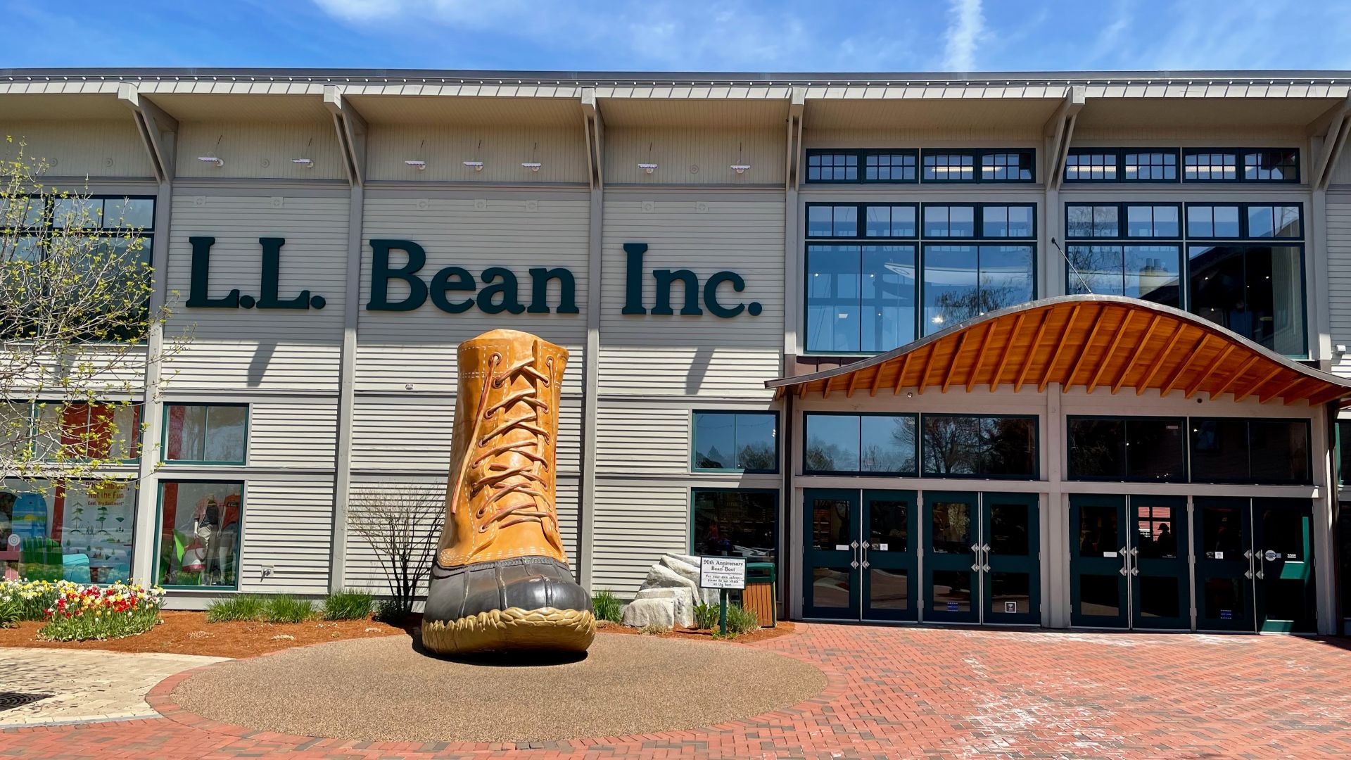 The 20 Oldest Fashion Brands In America
