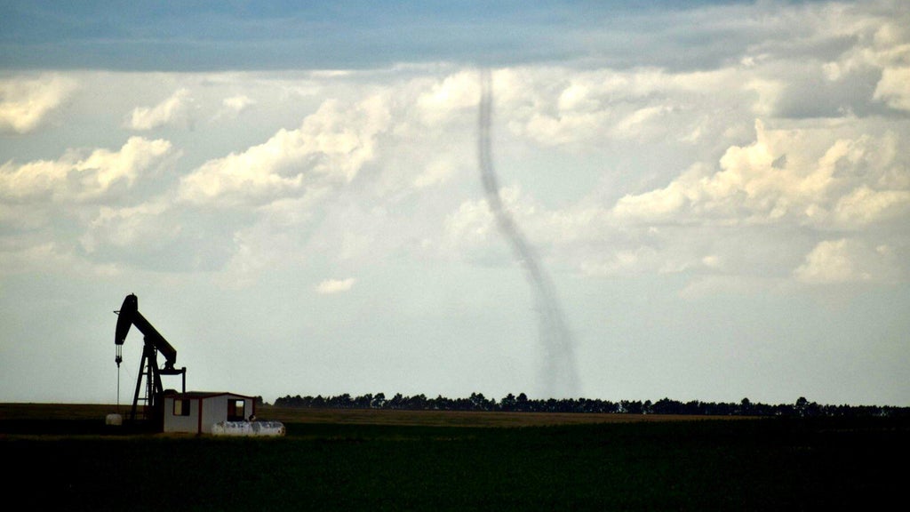 Tornado touches down in Colorado's Morgan County