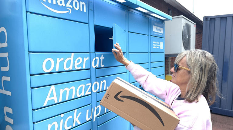 How Does Amazon Locker Work? (And Is It Only For Prime Members?)
