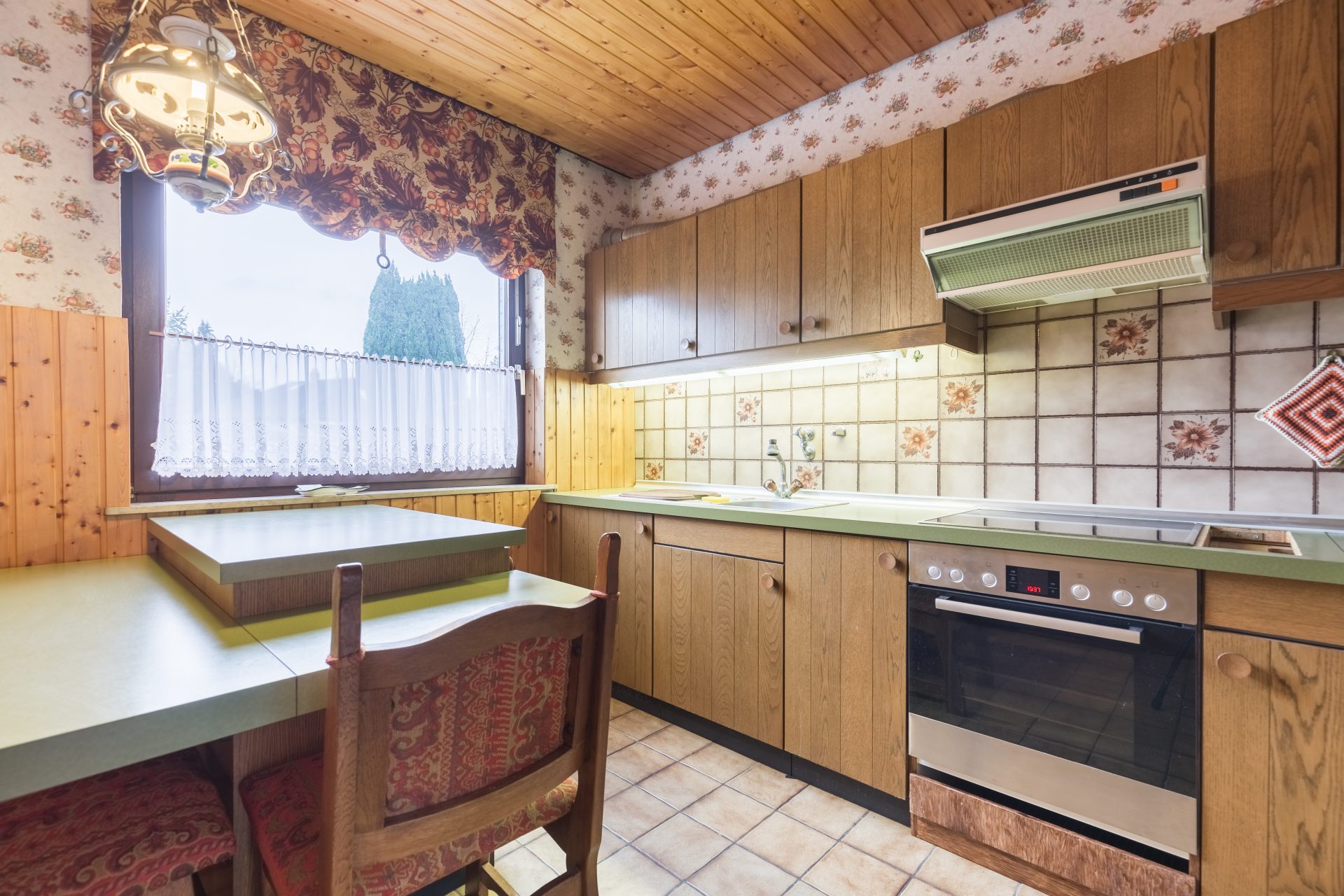 Outdated kitchen trends and how to fix them