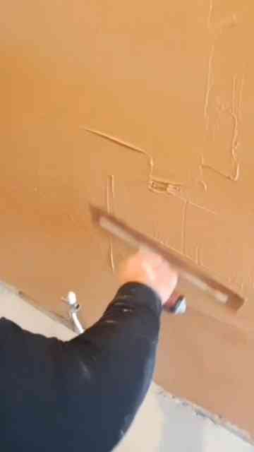 Level & Smooth: How to Plaster a Wall Straight Every Time