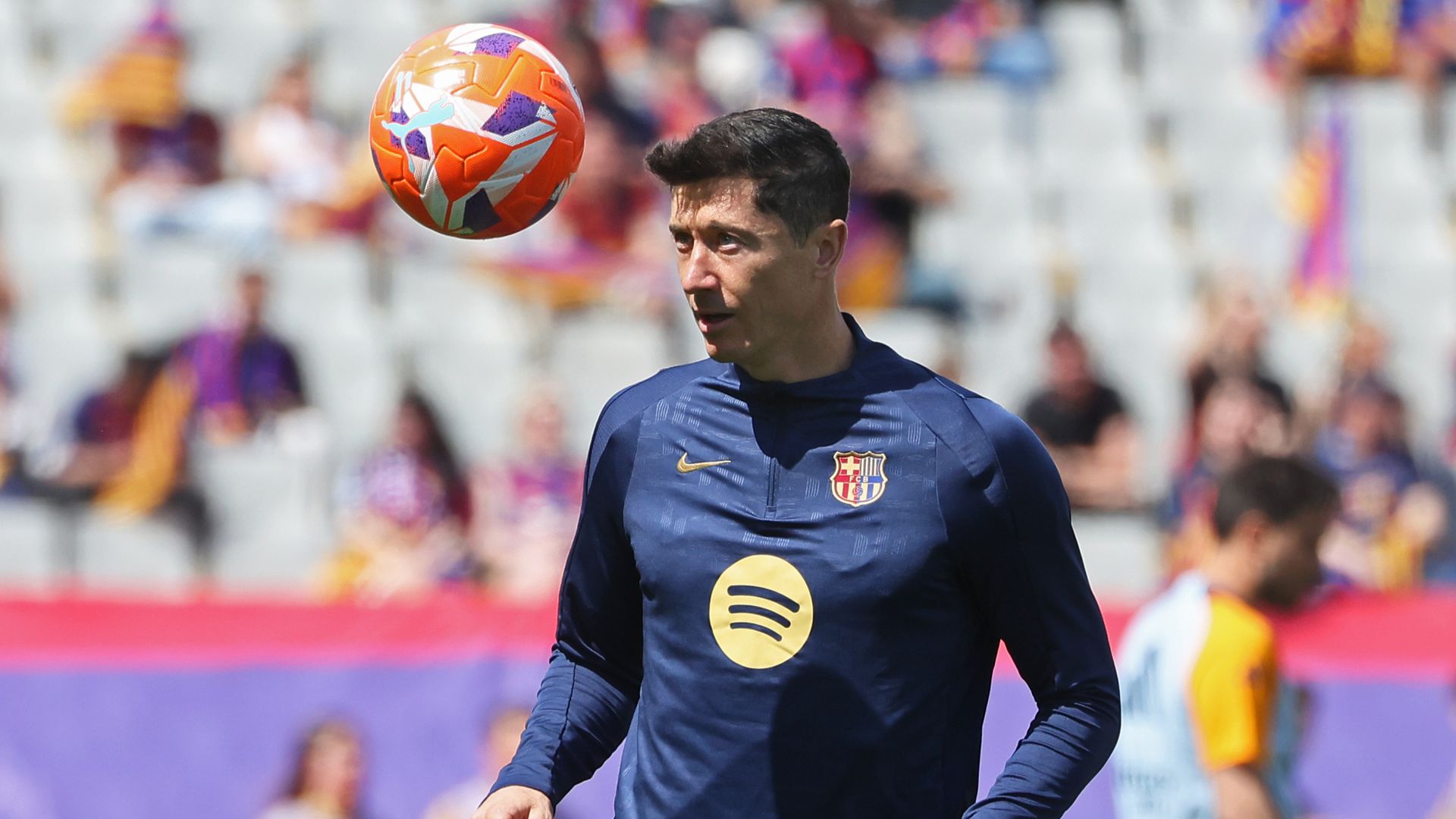 WATCH: Lewandowski raring to go as Barca striker shows off training regime