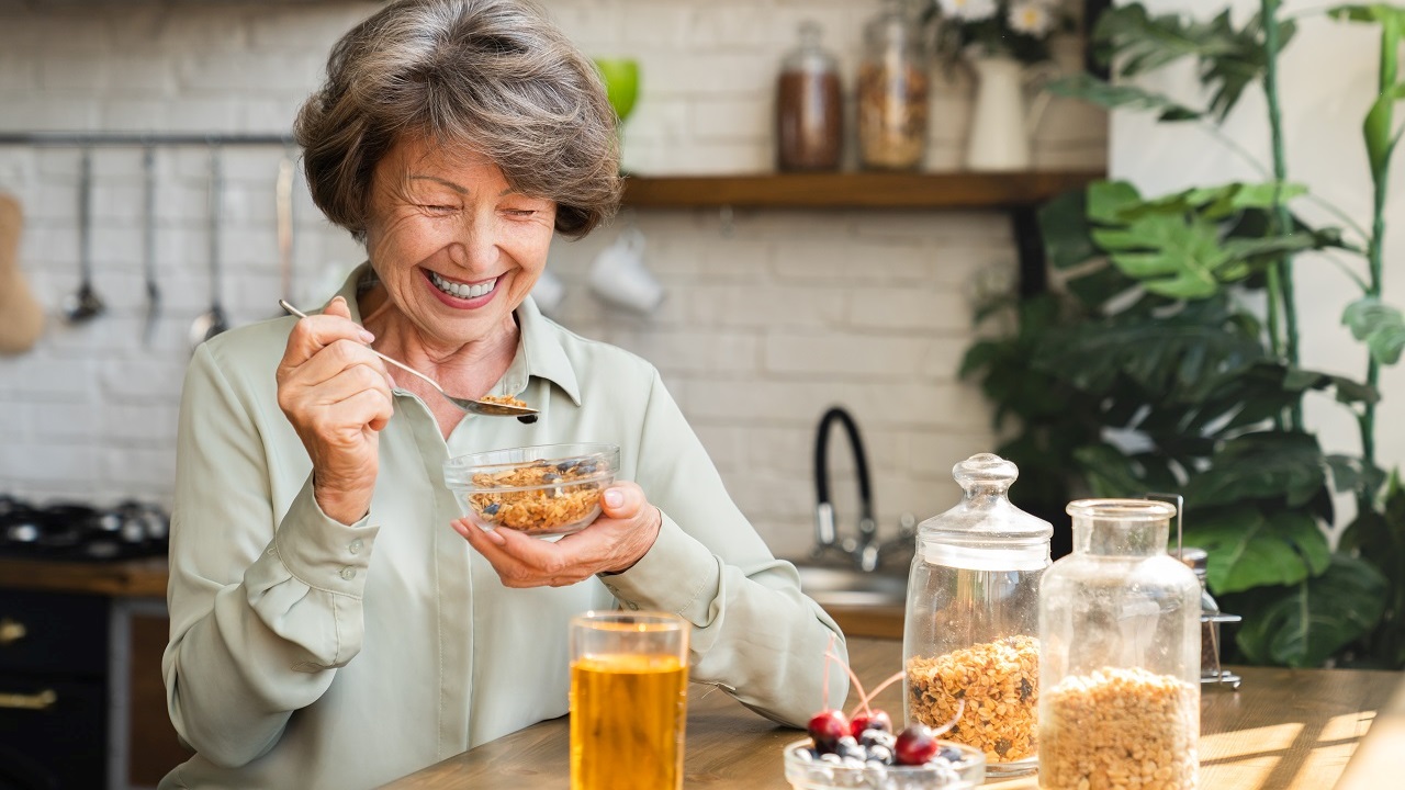 Vous avez plus de 65 ans ? Voici combien d’années vous pouvez encore ...