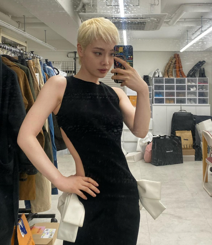 He felt frustrated at failing to audition for Kim Hi-ra, and recalled his unknown days as a ...