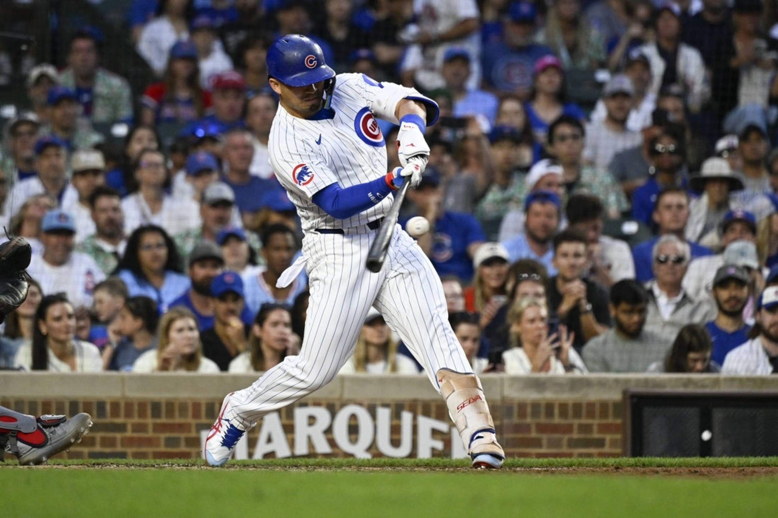 Cubs' bats, pitching on point in shutout of Cardinals