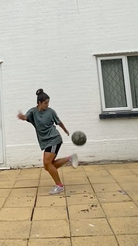 High-Level Ball Juggling Technique with Smooth Style – Soccer