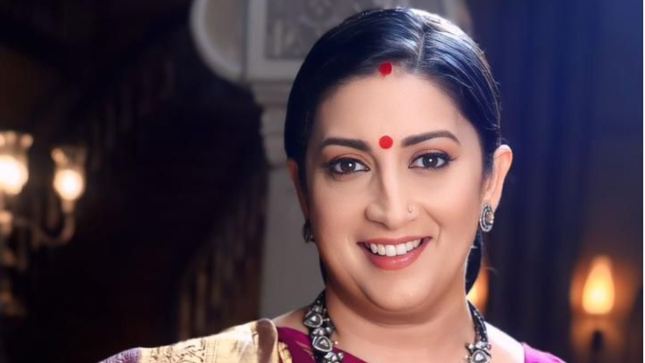 Smriti Irani's first official look from Kyunkii Saas... is pure ...