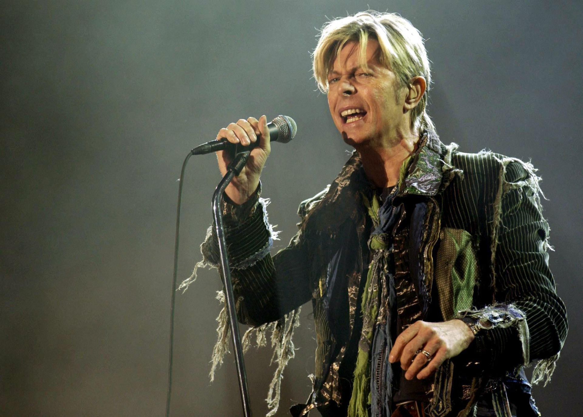 Musicians who nearly died on tour