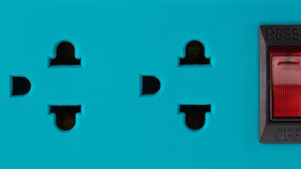 Can You Plug 2-Prong Into 3-Prong? What The Third Hole Does