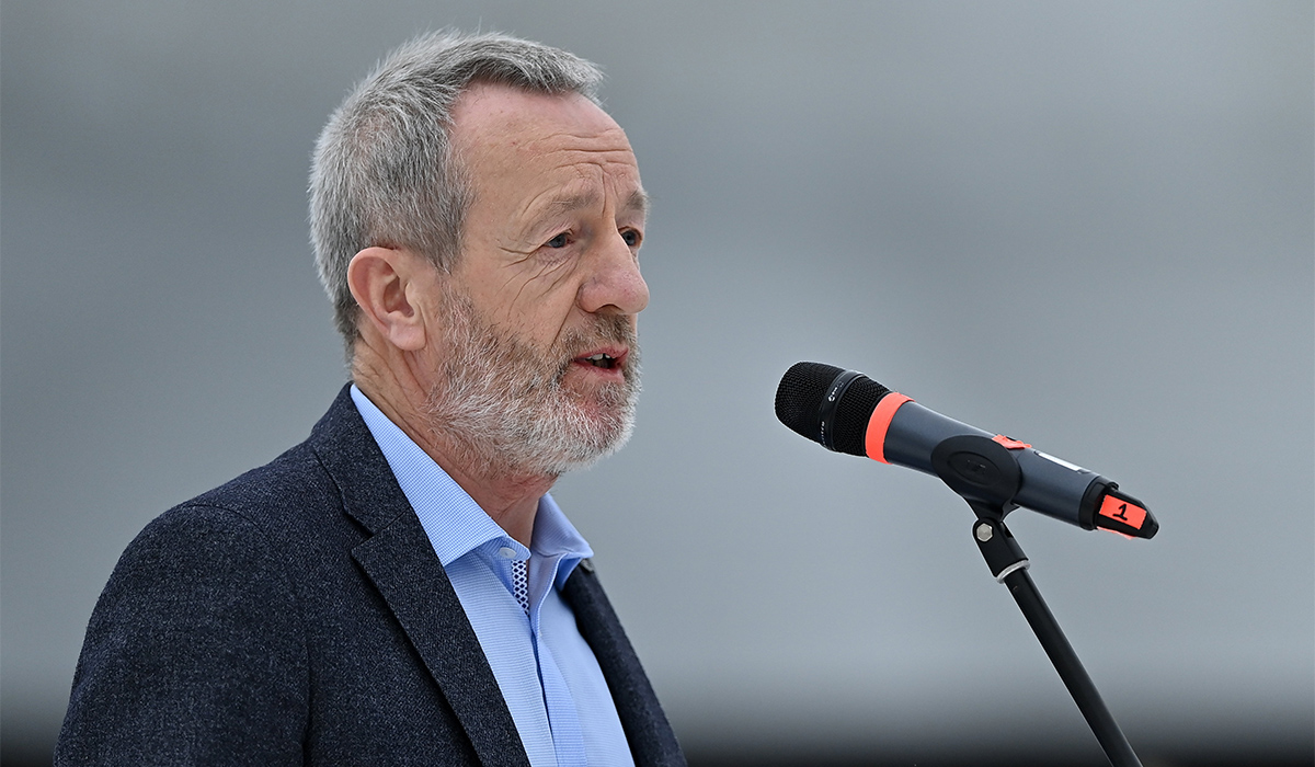 Another huge contender bows out of presidential race as field narrows