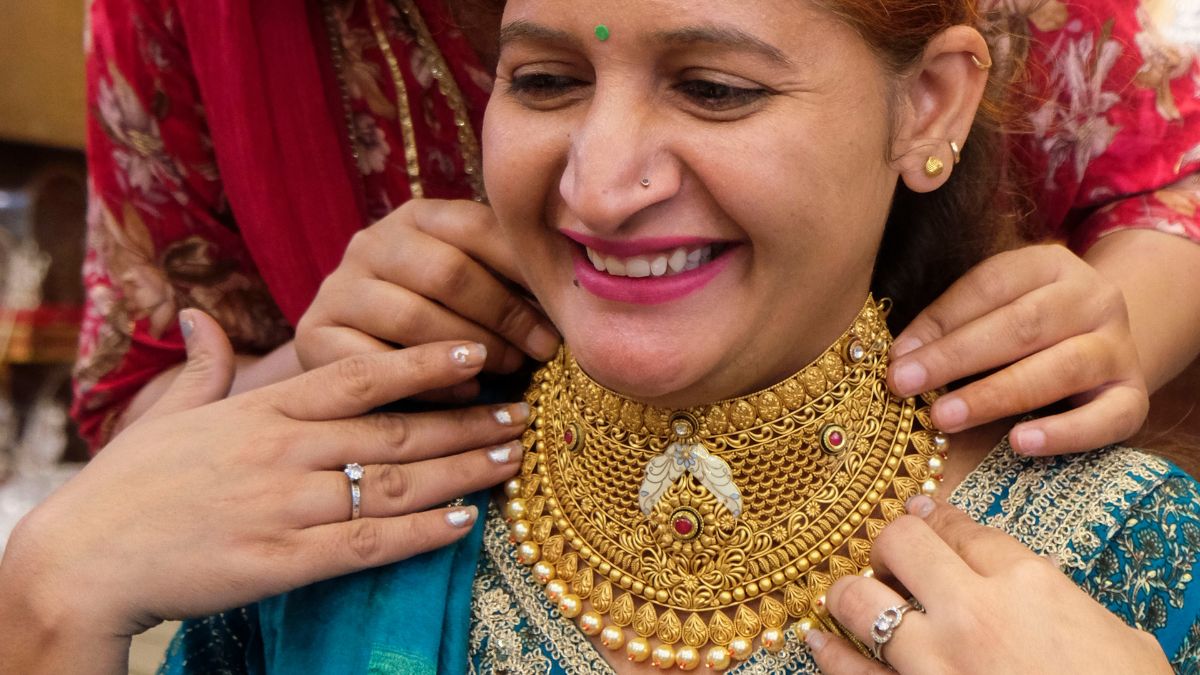 Gold Prices Decline In Lucknow, Reflecting Nationwide Weakness