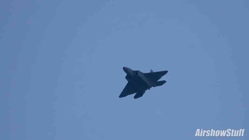 F-22 Raptor - Experience the Power Loop!