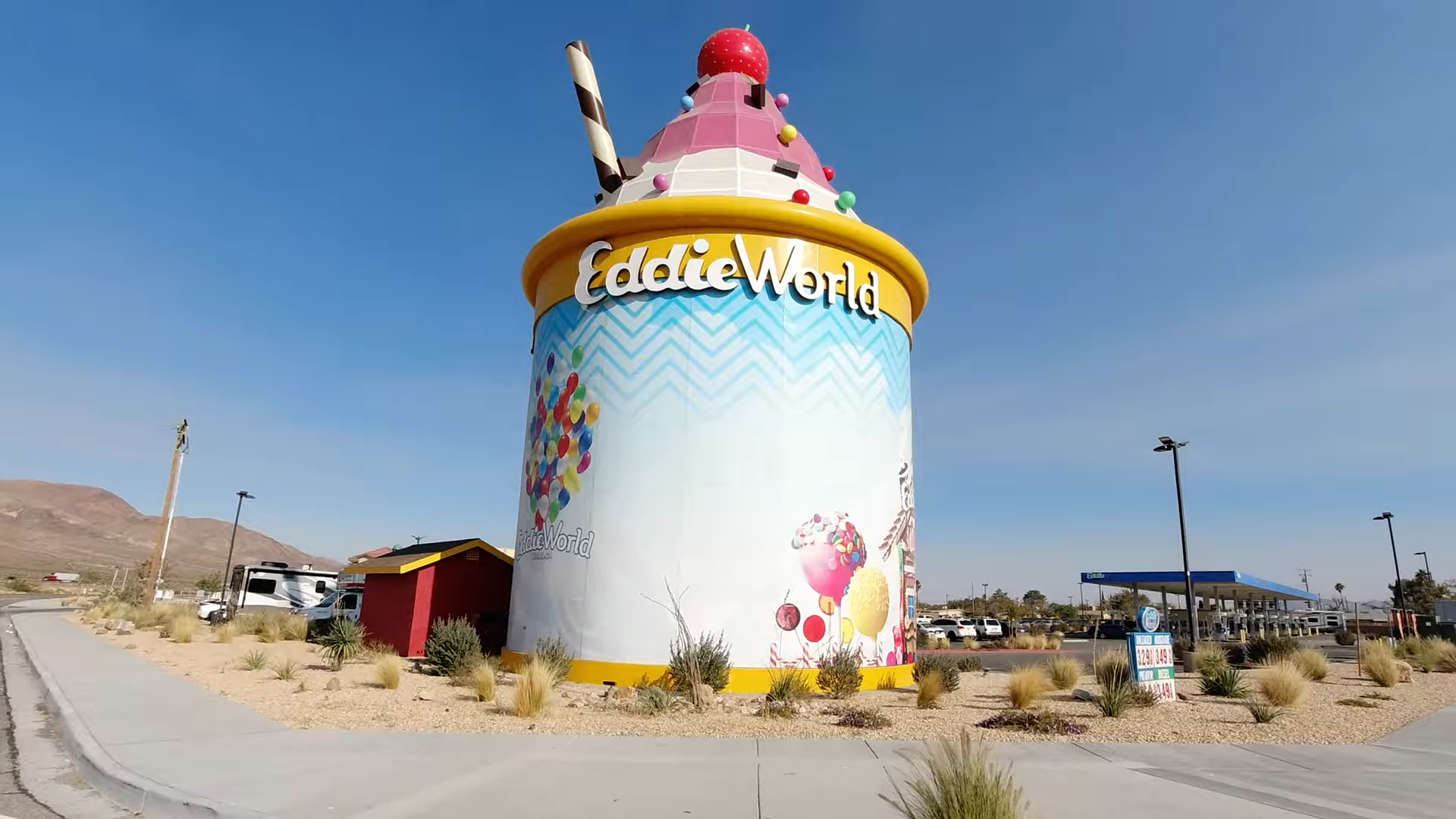The Newest Roadside Attractions Off I-15 in Yermo - Eddie World ...