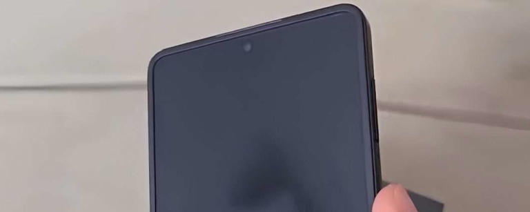 Samsung Galaxy Z Flip 7: la piega del display è invisibile nel nuovo video