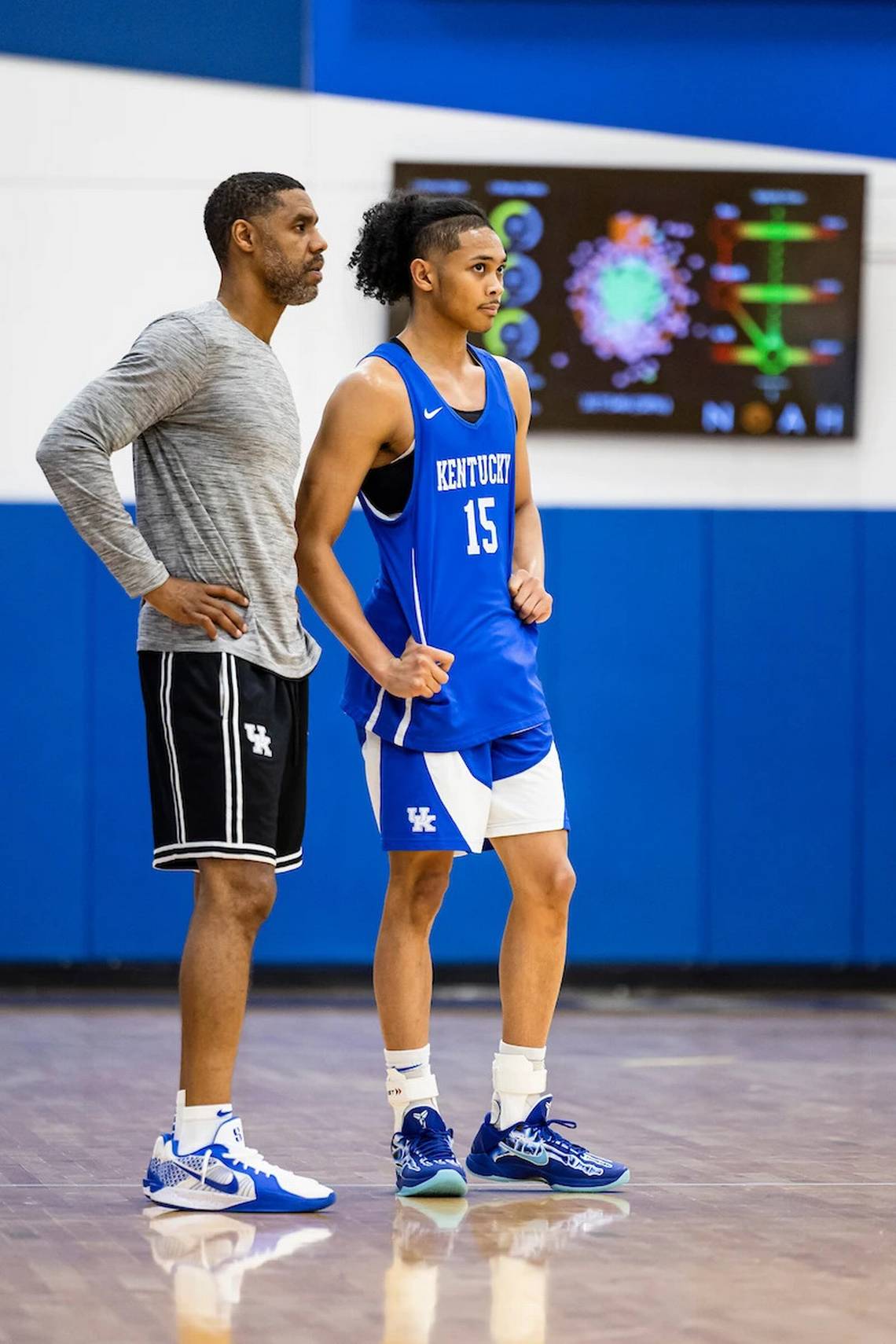 Want to know more about the new UK basketball players? Here's the guy ...